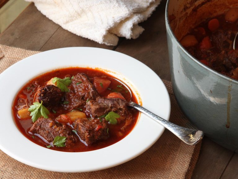 Goulash traditionnelle hongroise – Recette de base